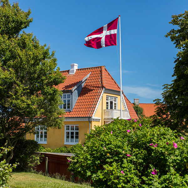 Dannebrog – Dansk flag i høj kvalitet - Langkilde & Søn